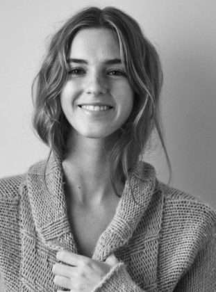 Emily Feld Age, Wiki, Weight, Height, Bio, Affairs & Net Worth