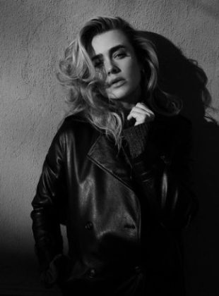 Melissa Roxburgh Age, Feet, Topless, Diary, Affairs, Net Worth