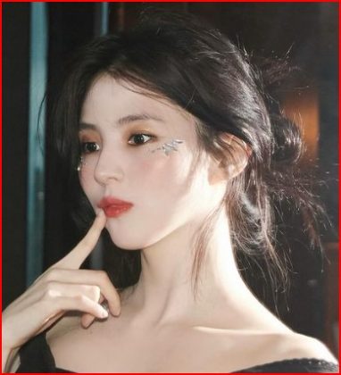 Han So-hee Biography, Net Worth, Plastic Surgery, Wiki, Weight