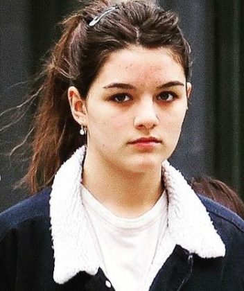 Suri Cruise Siblings, Height, College, Cmu, Grandparents, Bio