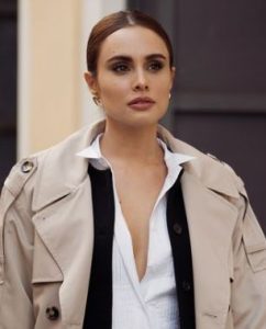 Max Collins Age, Net Worth, Husband, Weight, Wiki, Bio, Affairs