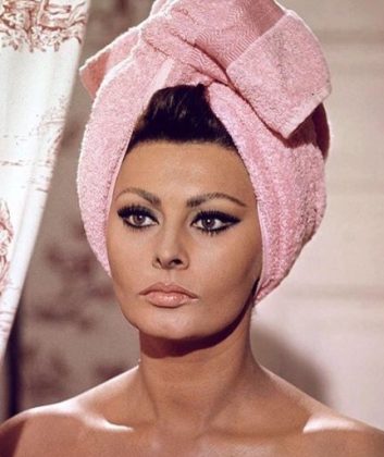 Krysia Lenzo Biography, Net Worth, Bio, Height, Wiki, Parents, Pics