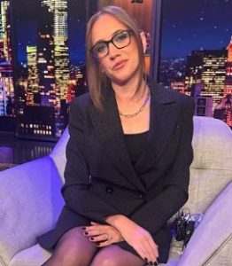 Kat Timpf Net Worth, Feet, Inheritance, Pics, Salary, Parents, Bio